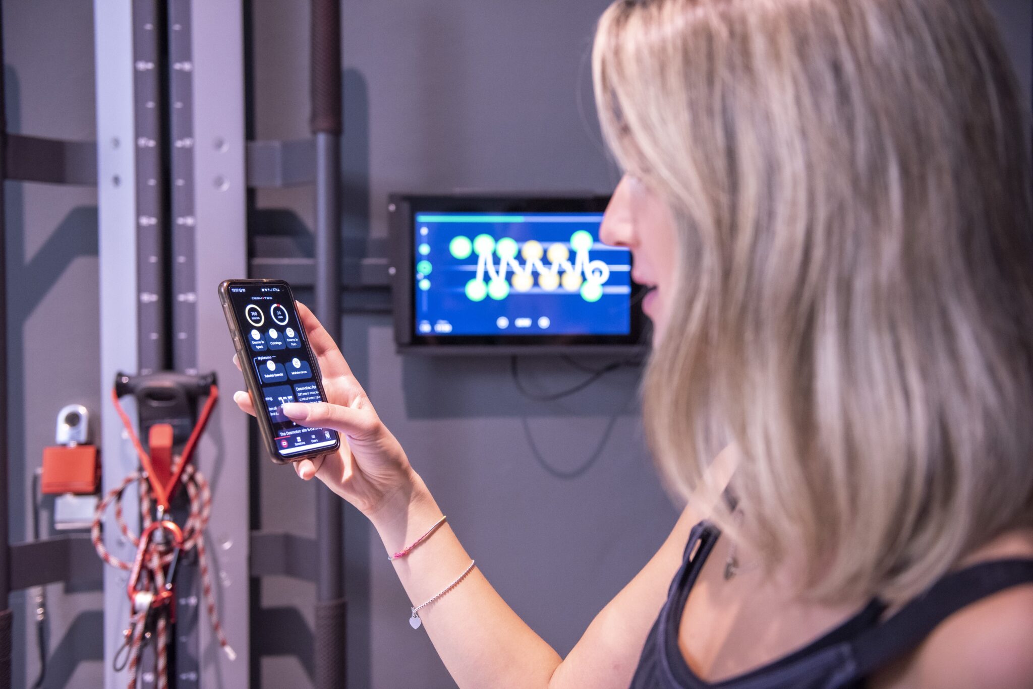 Desmotec: Isoinertial technology for physiotherapy, sports and fitness